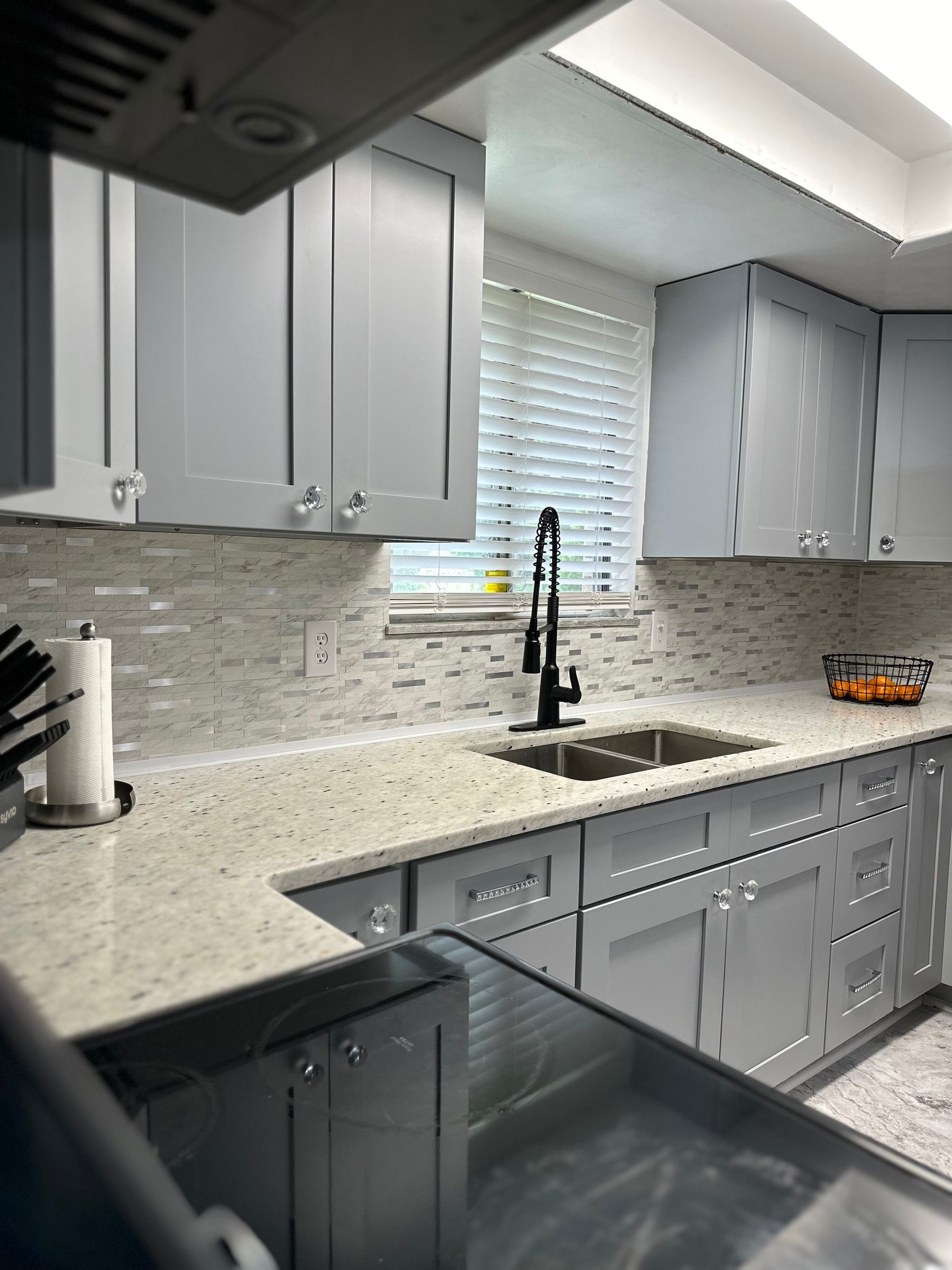 Granite Depot of Indianapolis - White Pitaya and Grey Cabinets - 09/30/2024