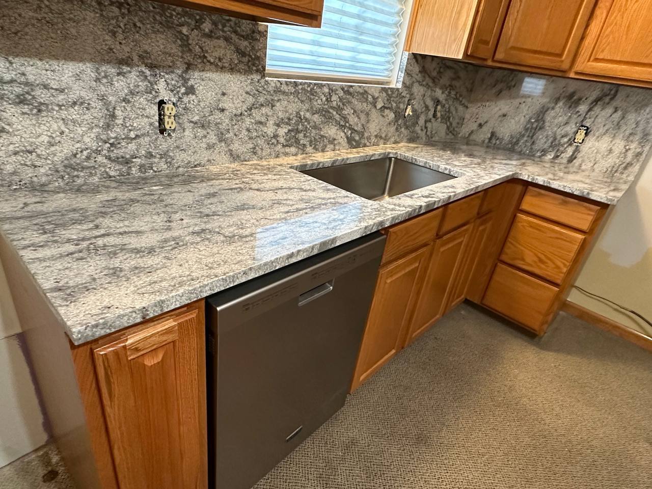 Granite Depot of Indianapolis - Glacier White Full Backsplash - 09/04/2024